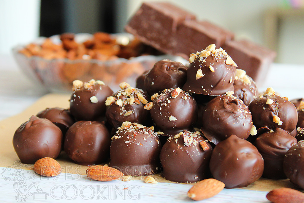 Almond Truffles Recipe - Eyes Closed Cooking